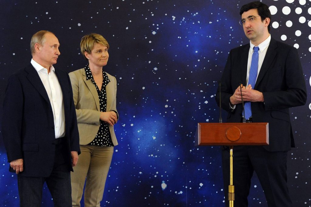 Vladimir Kramnik: A Mastermind of Modern Chess Strategies - Henry Chess ...