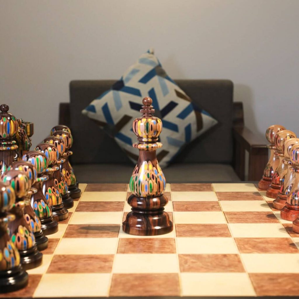 Giant Ornamental King and Queen - Chess Pieces Decor - Deluxe Serial