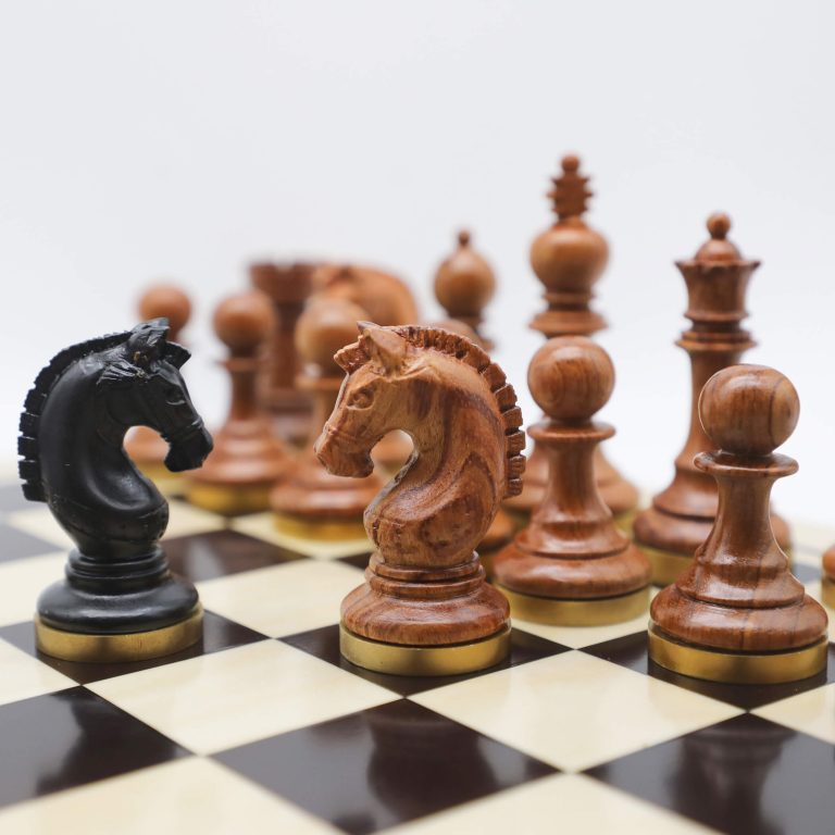 High-Class Chess Pieces (VIII) - Ebony & Ash Wood - Henry Chess Sets