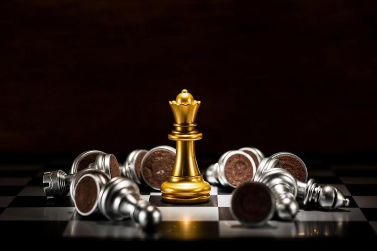 Chess Queen: How To Move And Best Use Queen In Chess - Henry Chess Sets
